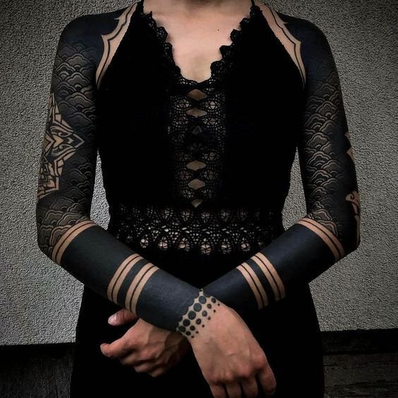 33+ Blackwork Style Tattoos: Ideas and Meanings. Style Guide. | VeAn Tattoo