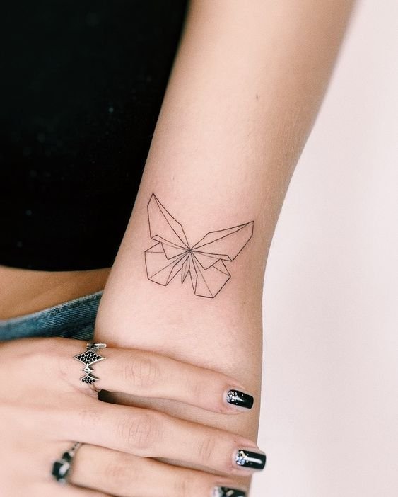 29+ Fine Line Style Tattoos: Ideas and Meanings. Style Guide. | VeAn Tattoo