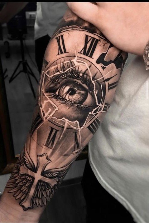 Clock tattoo: styles and meaning | 37+ Designs for men and women - VeAn ...