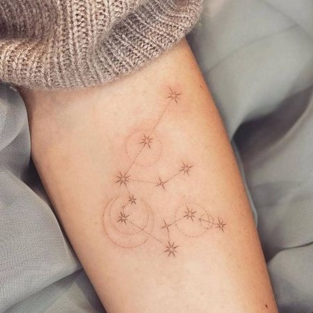 29+ Fine Line Style Tattoos: Ideas and Meanings. Style Guide. - VeAn Tattoo