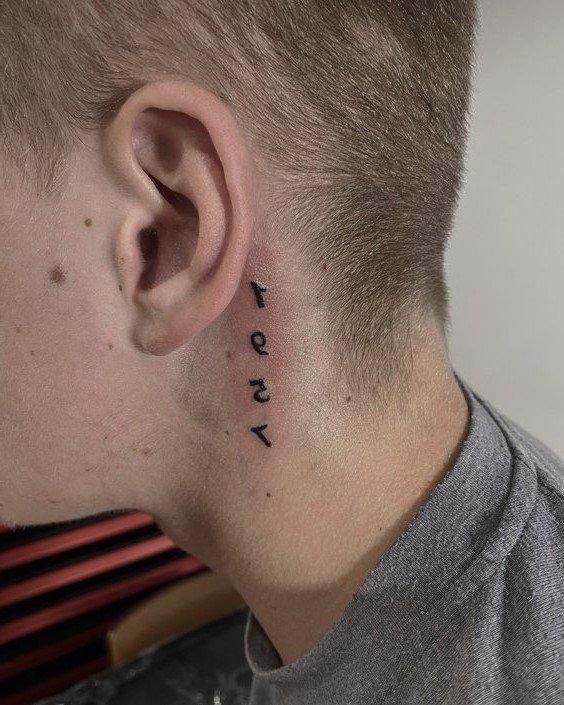 Tattoo behind the ear: a variety of designs for men and women | VeAn Tattoo