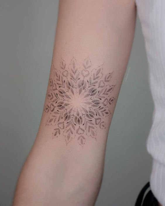 24+ Dotwork Style Tattoos: Ideas and Meanings. Style Guide. | VeAn Tattoo