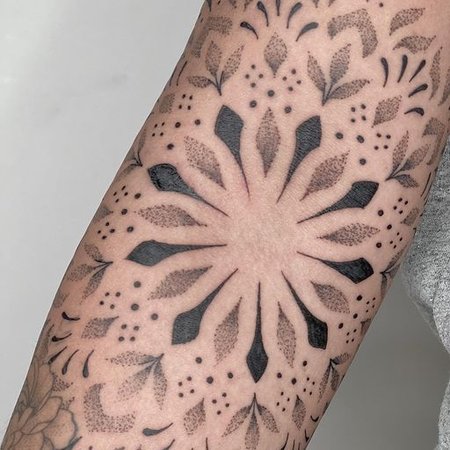 24+ Dotwork Style Tattoos: Ideas and Meanings. Style Guide. - VeAn Tattoo