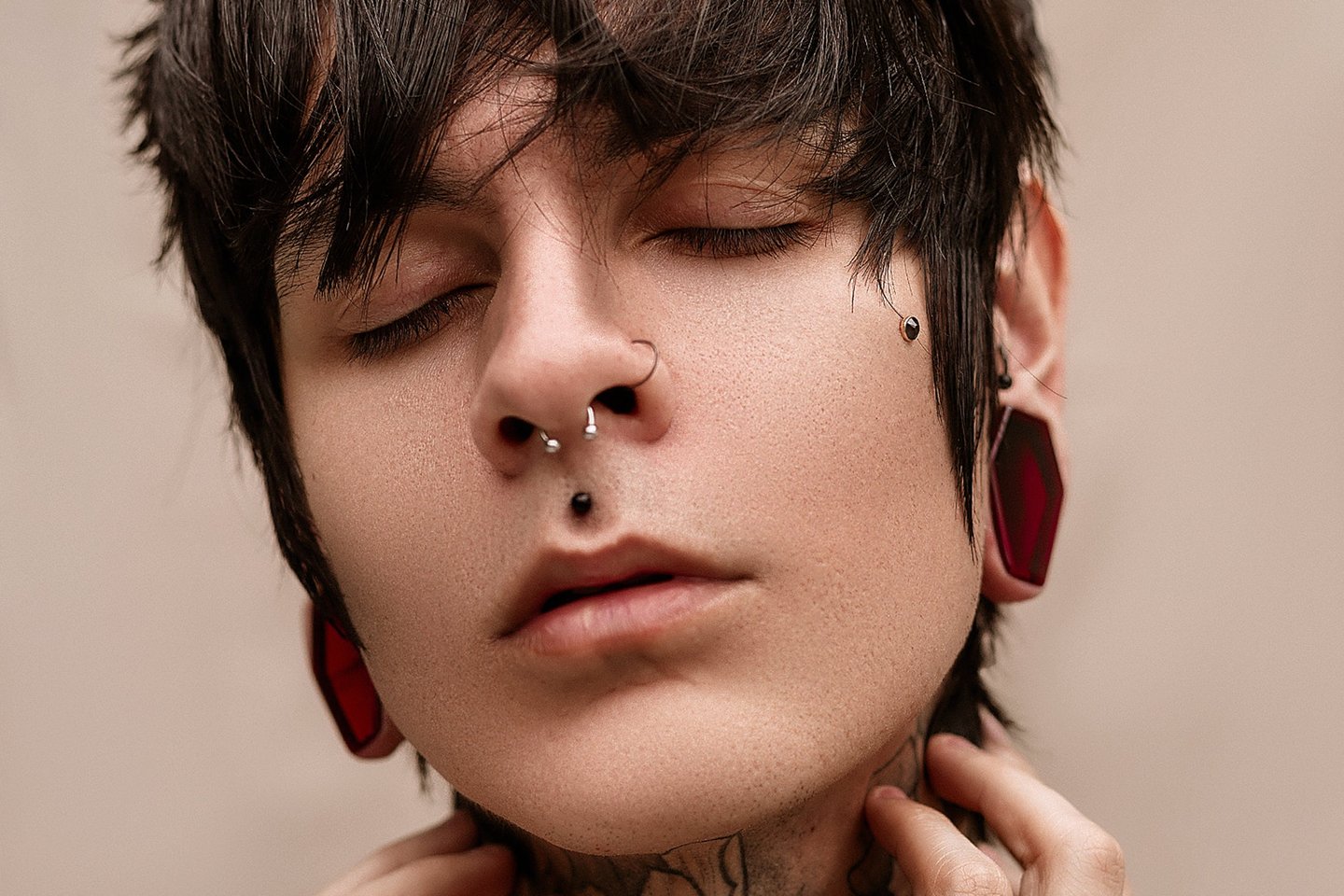 Face piercing | Main types | Does face piercing hurt? - VeAn Tattoo