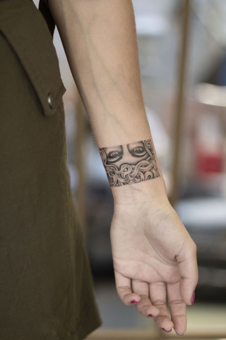 23 + The best meaningful wrist tattoos:Designs & For men and women ...