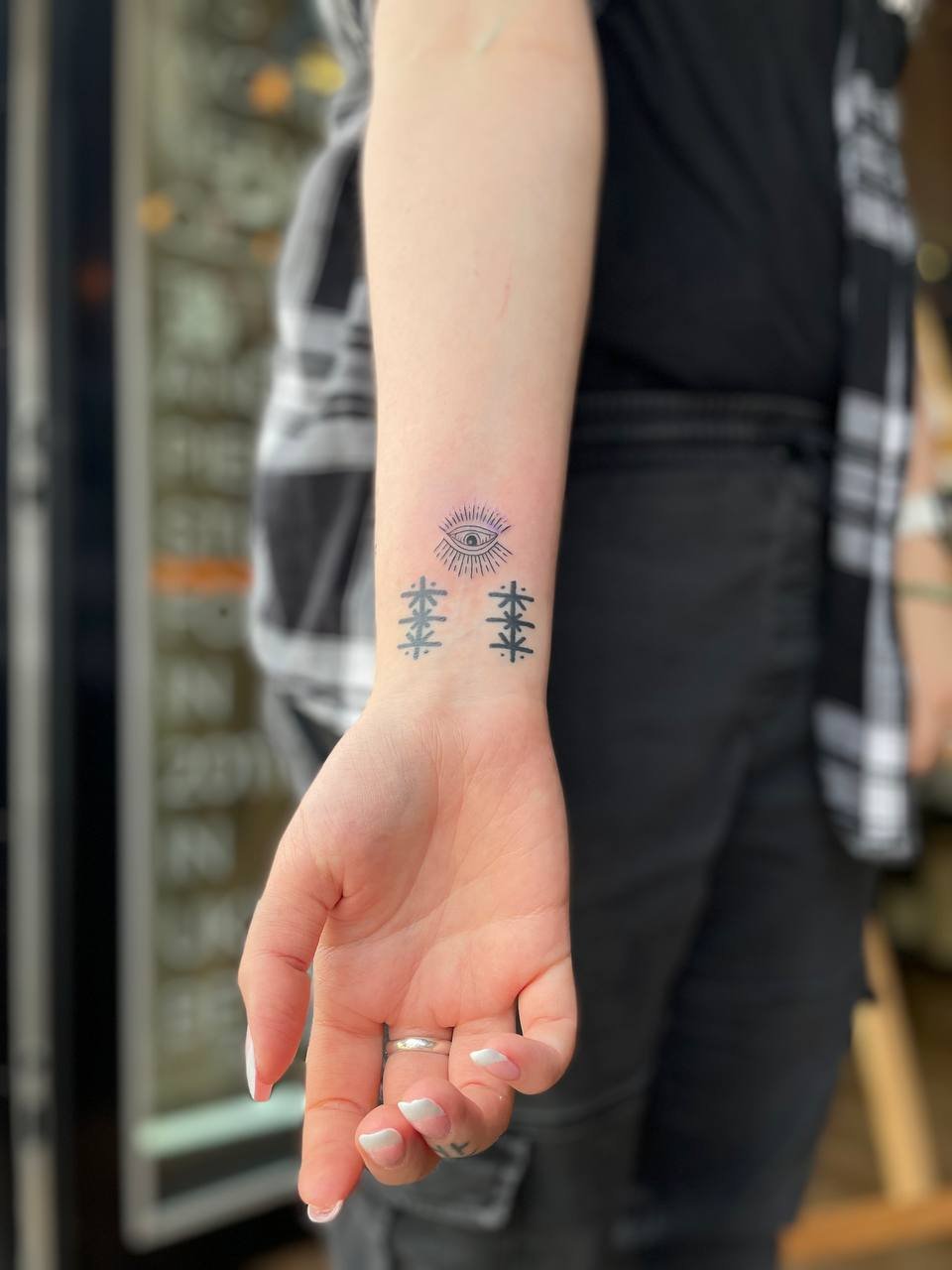 23 + The best meaningful wrist tattoos:Designs & For men and women ...