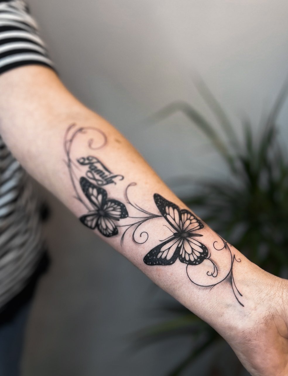 23 + The best meaningful wrist tattoos:Designs & For men and women ...